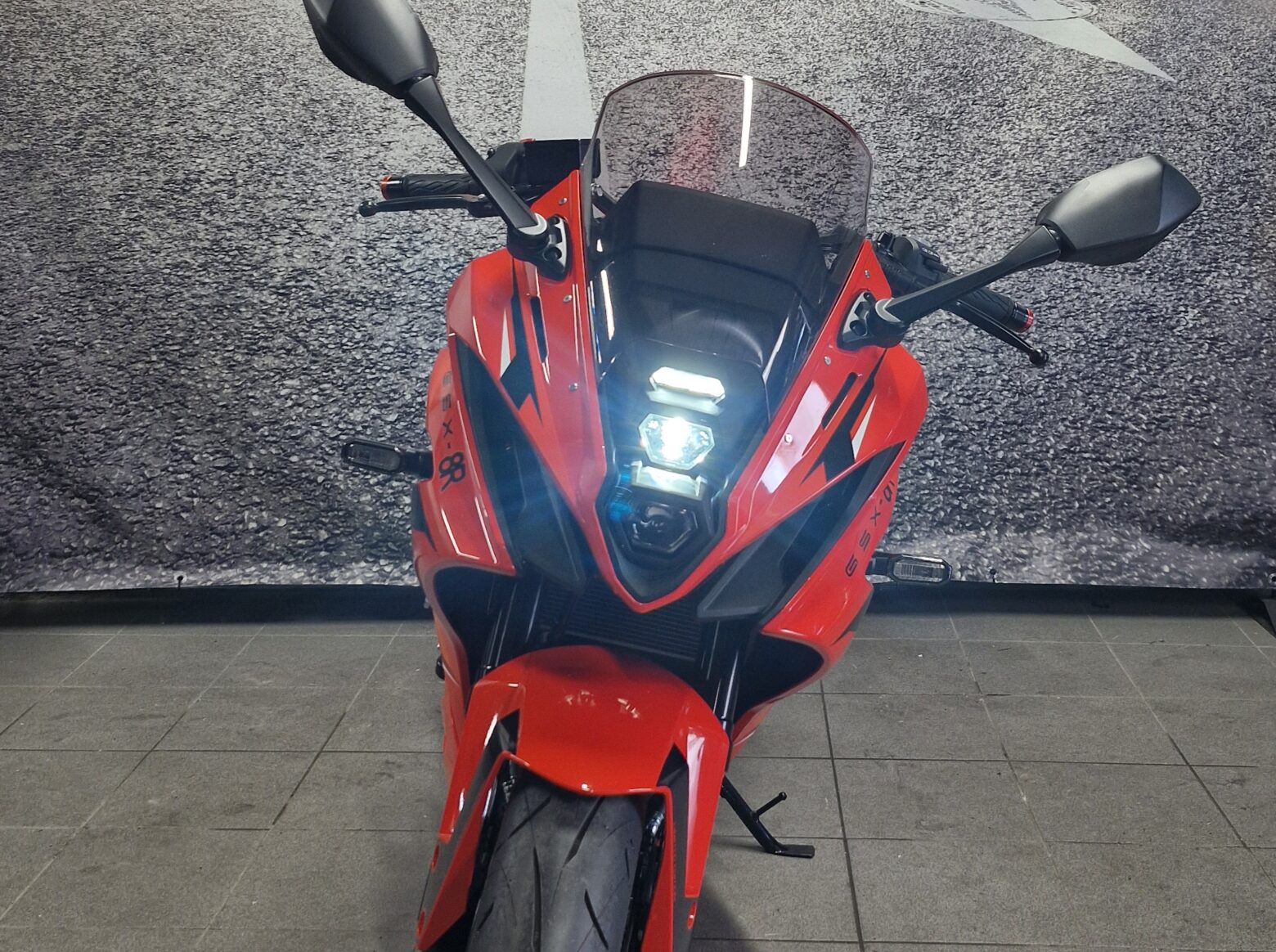 SUZUKI GSX-8R orange - Le Pôle De L'occasion