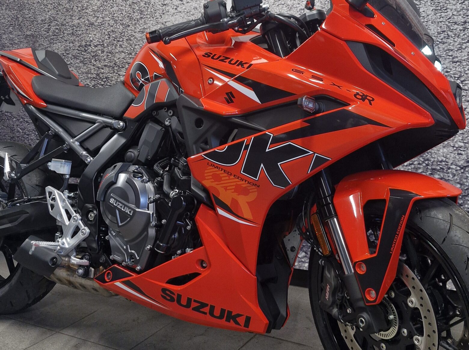 SUZUKI GSX-8R orange - Le Pôle De L'occasion